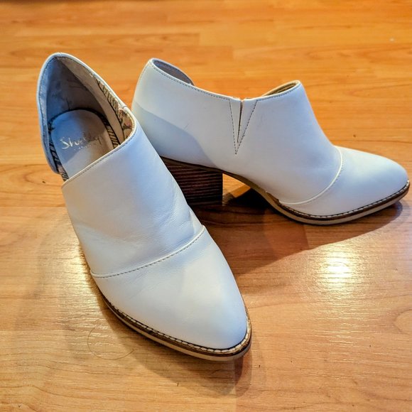 Shellys London | Shoes | Shellys London White Booties Womens Sz 65 ...